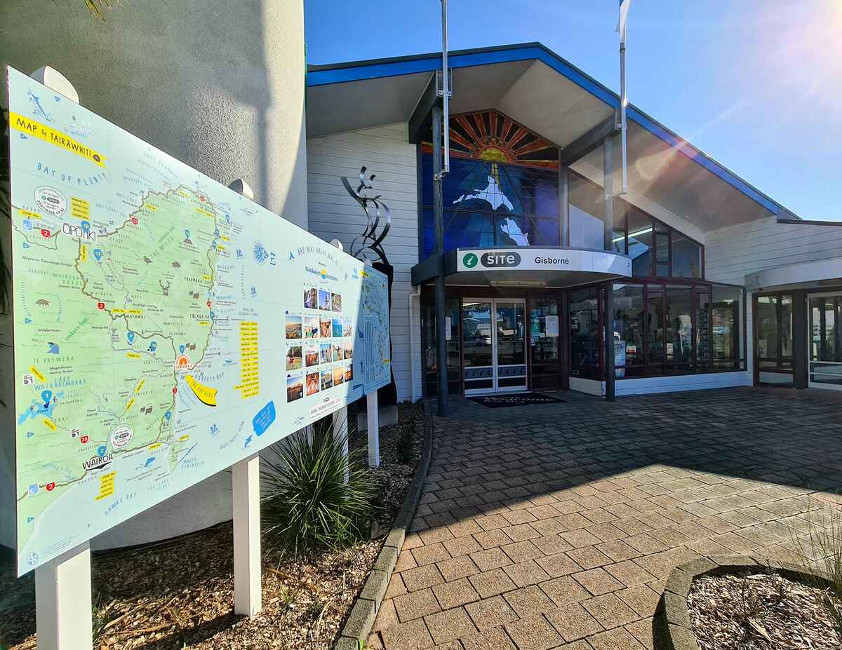 Gisborne isite Visitor Information Centre, Tairāwhiti Gisborne, NZ - 19 ...