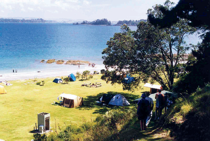 Sullivans Bay Camping Ground - Mahurangi Regional Park, Auckland Region ...